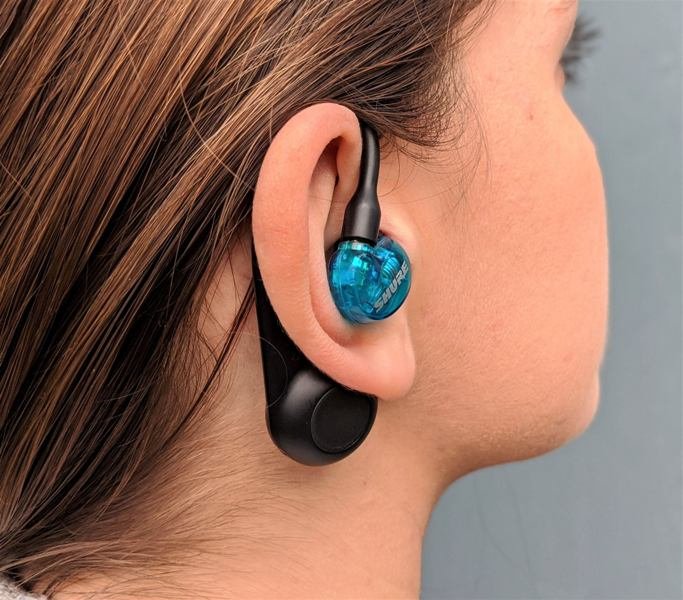 Shure Aonic 3 vs SE215 – Which One is Good? - UBG